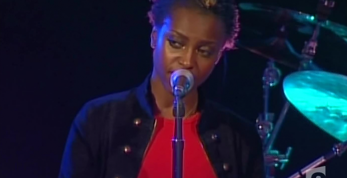 2006 : qui est Skye Edwards, la chanteuse de Morcheeba ? | INA