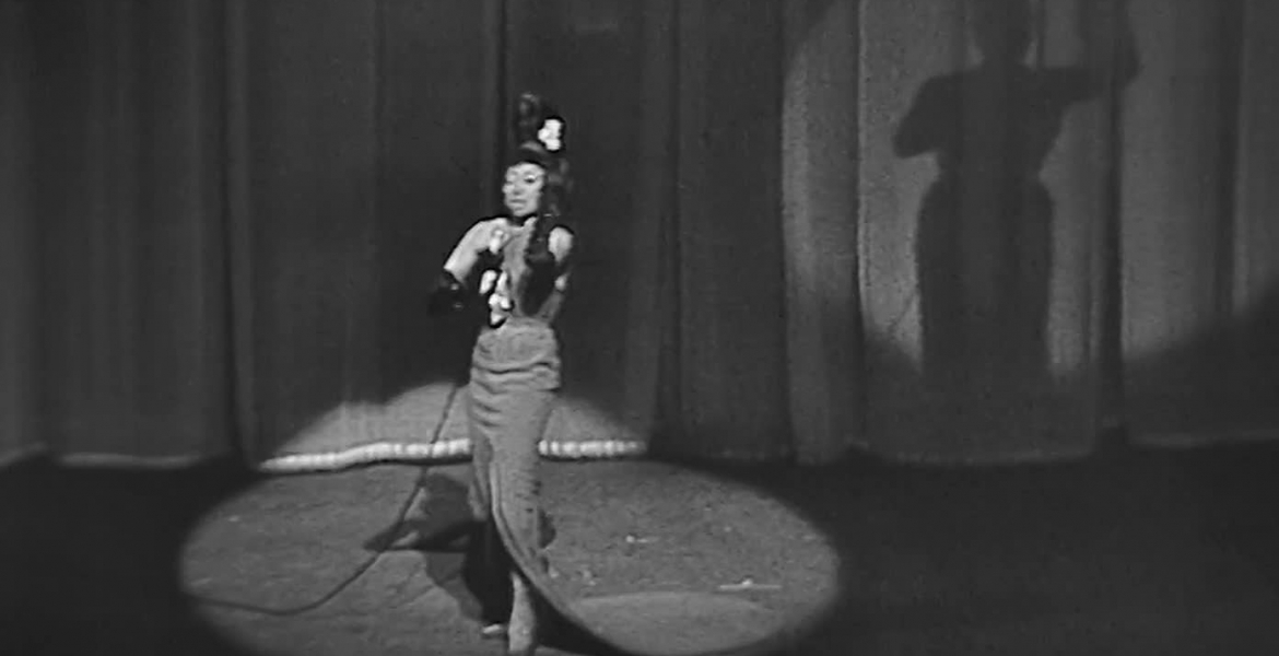 1965 : Joséphine Baker chante "April in Paris" | INA