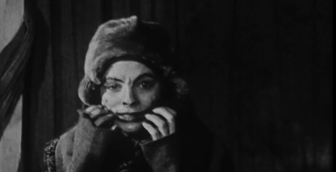 «L'Homme qui rit» de Victor Hugo, l'histoire qui inspira le Joker | INA