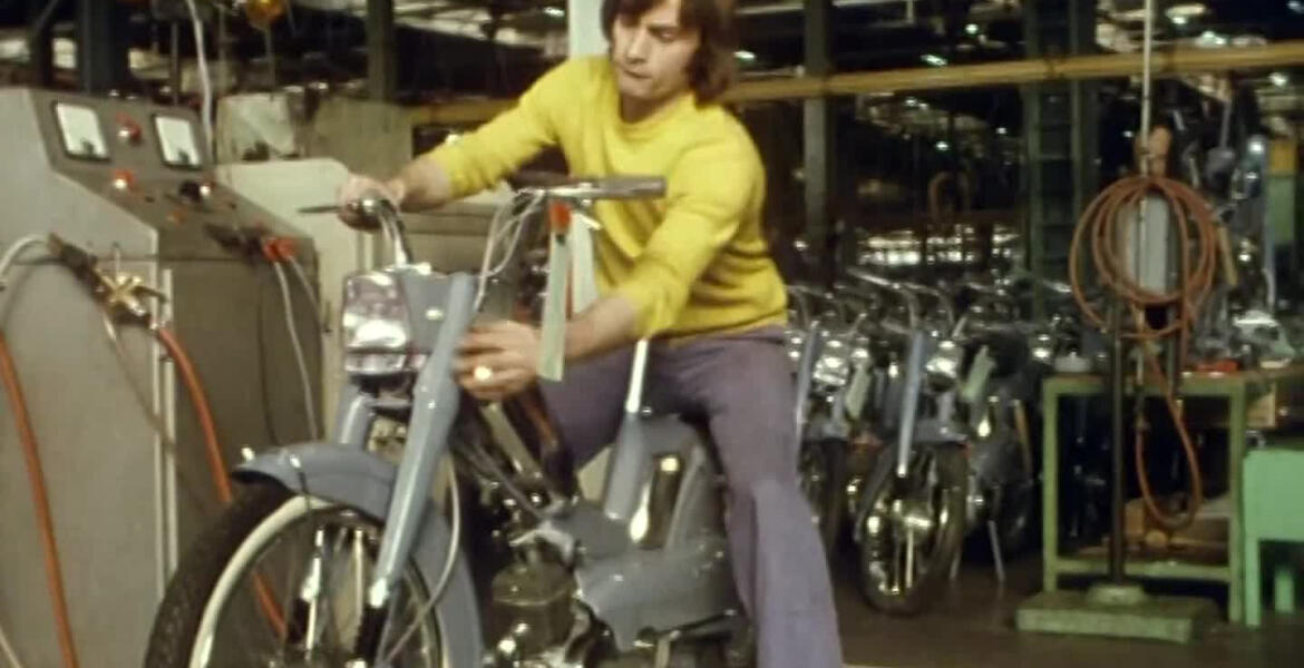 1975 : visite de l'usine Motobécane de Pantin | INA