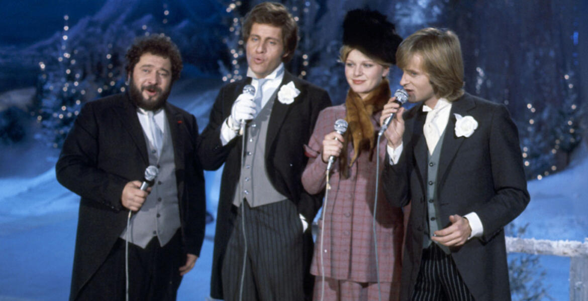 Carlos, Joe Dassin, Jeane Manson et Dave chantent Noël | INA