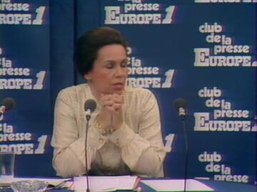 Marie-France Garaud : «Les hommes politiques sont comme de vieux acteurs qui jouent toujours les ...