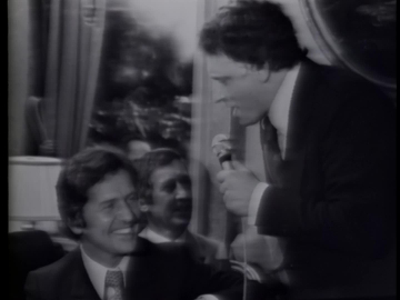 1988 : André Bézu interprète «La queuleuleu» | INA