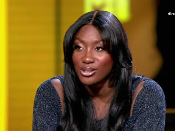 Aya Nakamura interprète «Plus jamais» en direct | INA