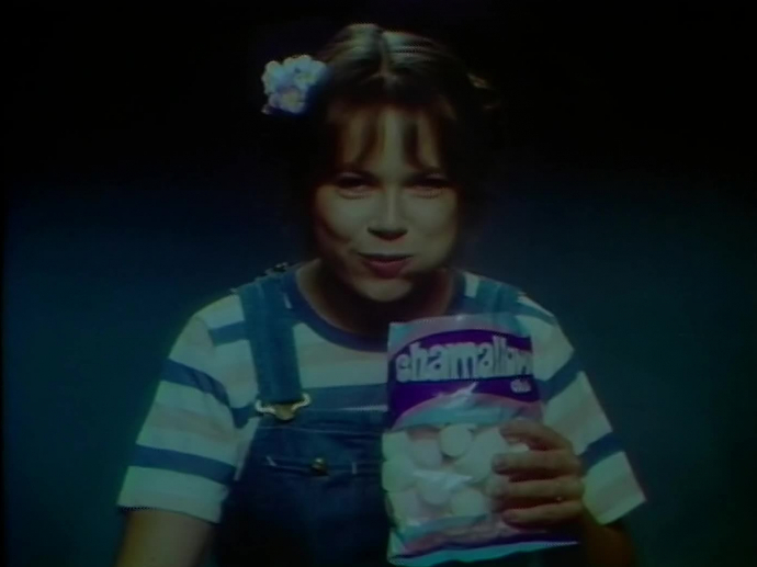 CHAMALLOW : Ma mère elle les mange comme ça | INA