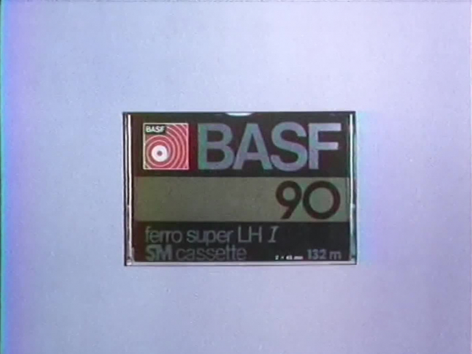 Cassette verte BASF : casette audio : violoniste | INA