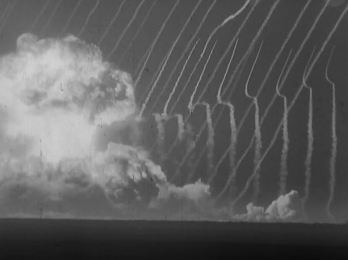 Explosion bombe atomique | INA
