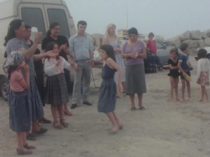 Pèlerinage tzigane aux Saintes-Maries-de-la-Mer | INA