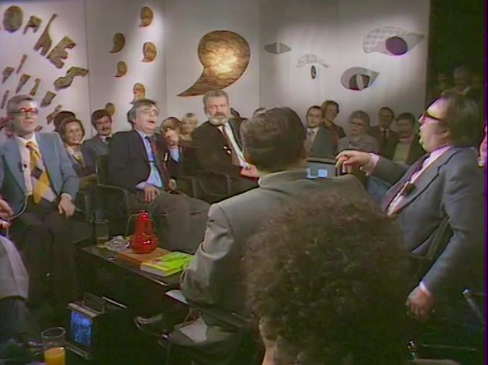 Raymond Devos à propos de son côté moraliste | INA