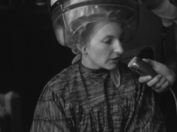 Interview de Mme Groussard | INA