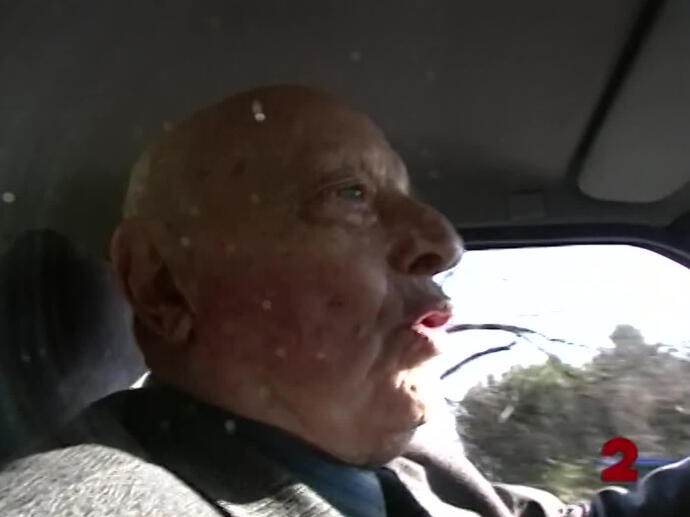 Papy conducteur | INA