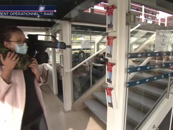 Démonstration du RAID sur la Seine | INA