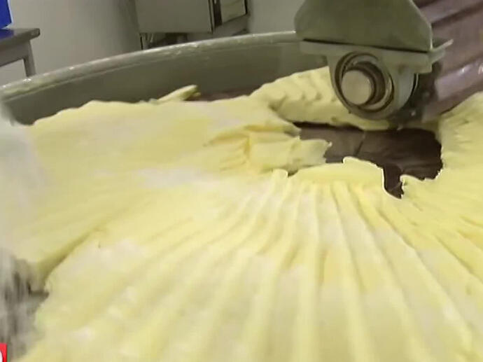 Fabrication du beurre | INA