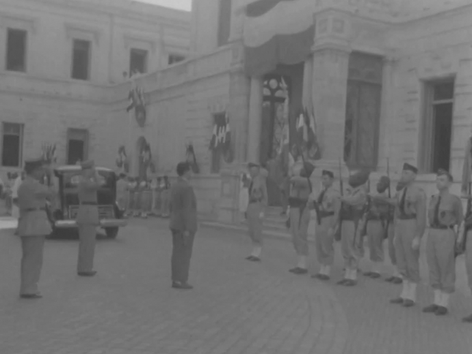 Tournée d'inspection de Monsieur Michelet en Afrique du Nord | INA