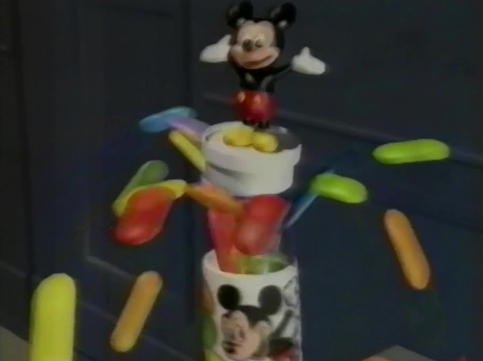 SMARTIES NESTLE EURO DISNEY : BONBON CHOCOLAT | INA