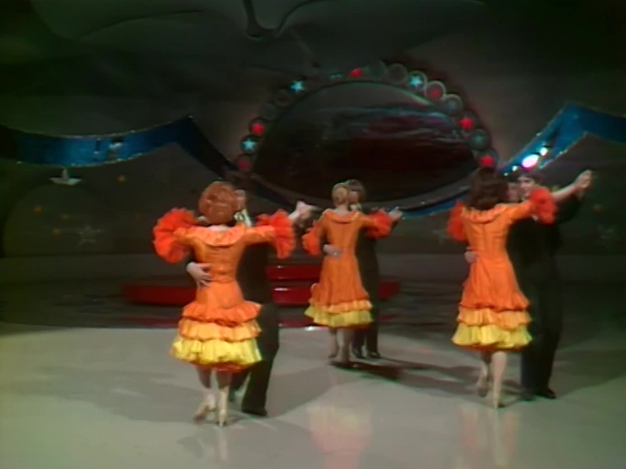 Chorégraphie Barry Collins "Jingle Paso doble" | INA