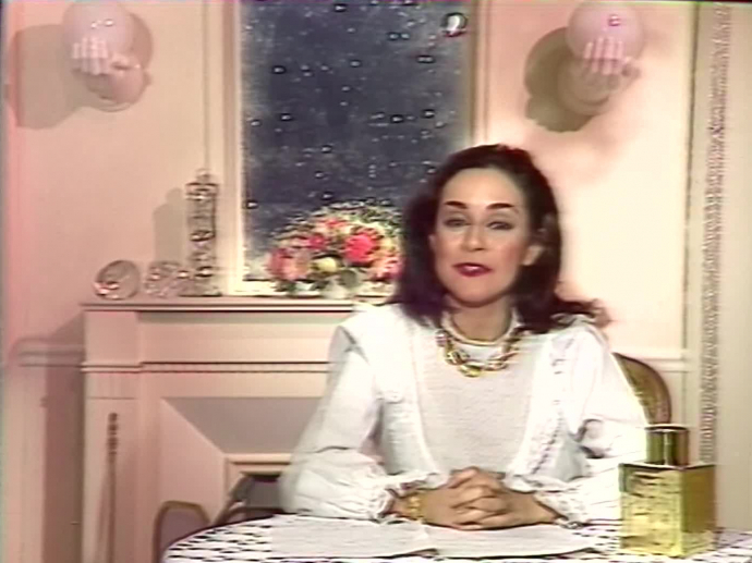 La speakerine Elisabeth Tordjman annonce le programme de la soirée | INA