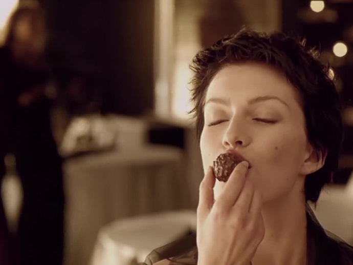 Rocher Ferrero : Petite pyramide version 43 secondes | INA