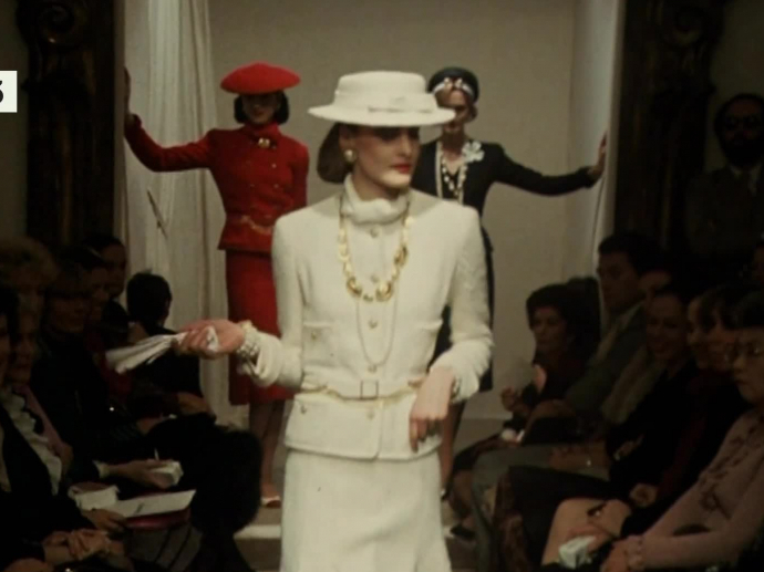 1983 : Karl Lagerfeld se réapproprie Chanel | INA