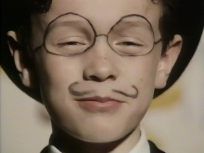 TREETS / MARS FRANCE : CHOCOLAT FOURRE | INA