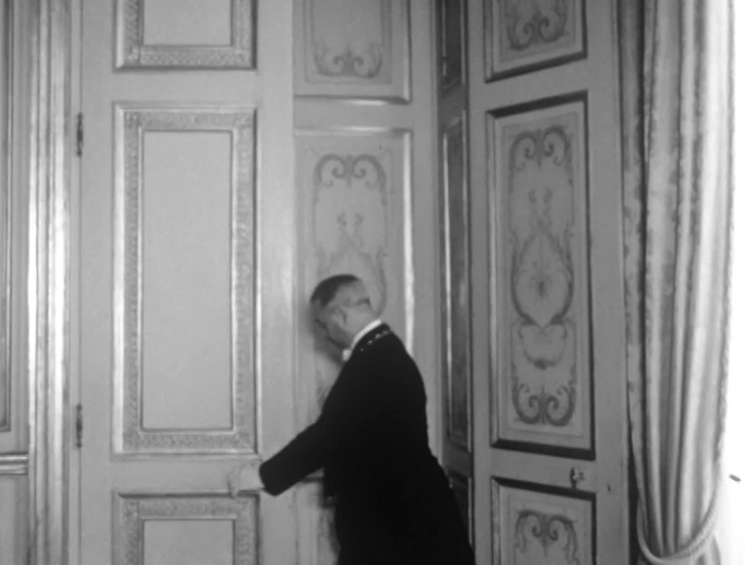 M. Amer à Paris | INA