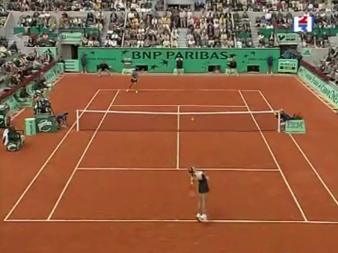 Mary Pierce coup entre les jambes | INA