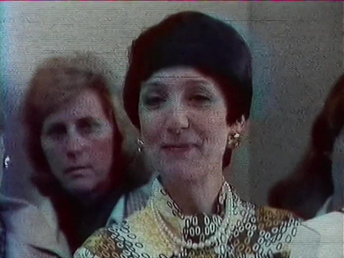 Seb : Grill : même les oeufs | INA