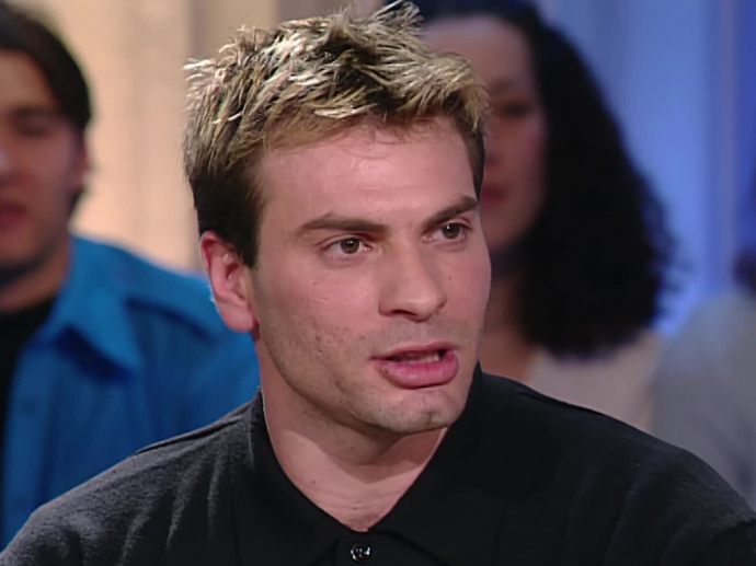 2000. Christophe Dominici, le joueur de rugby préféré des jeunes | INA