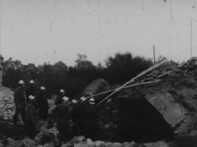 Explosion du dépôt de munitions à Alger | INA