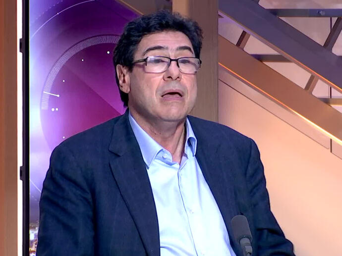 Extrait 1 Philippe Aghion compare la poltique économique de la France ...