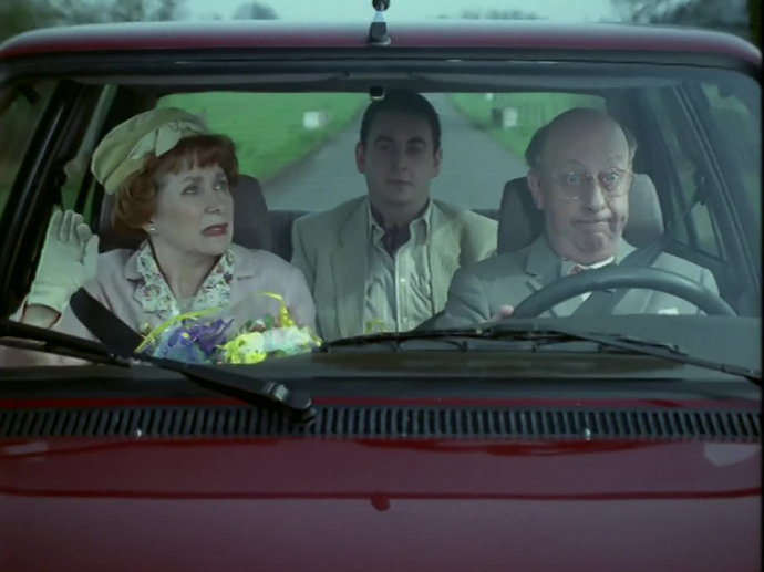 Maaf auto cinq : La guêpe version 30 secondes | INA