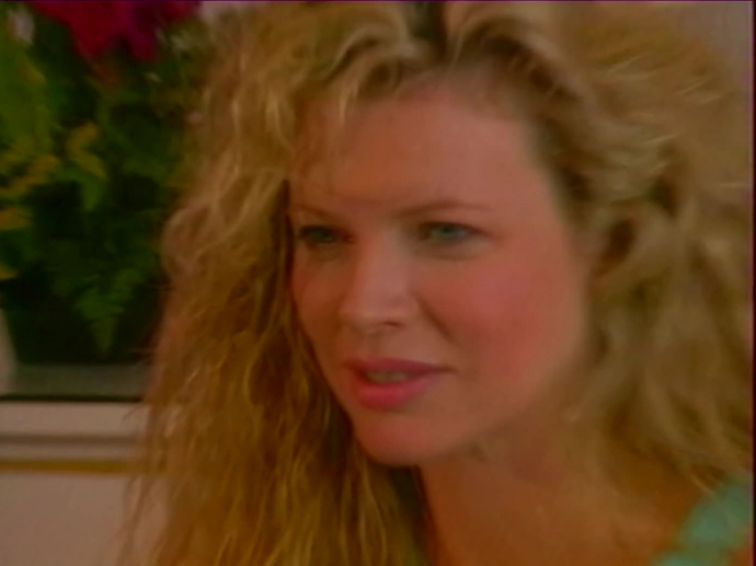 Kim Basinger [ 36 ans ] à propos de son rôle dans "Batman" | INA