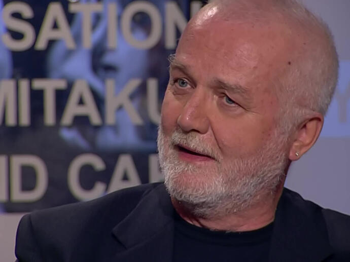 Russell Banks donne sa vision du rêve américain | INA