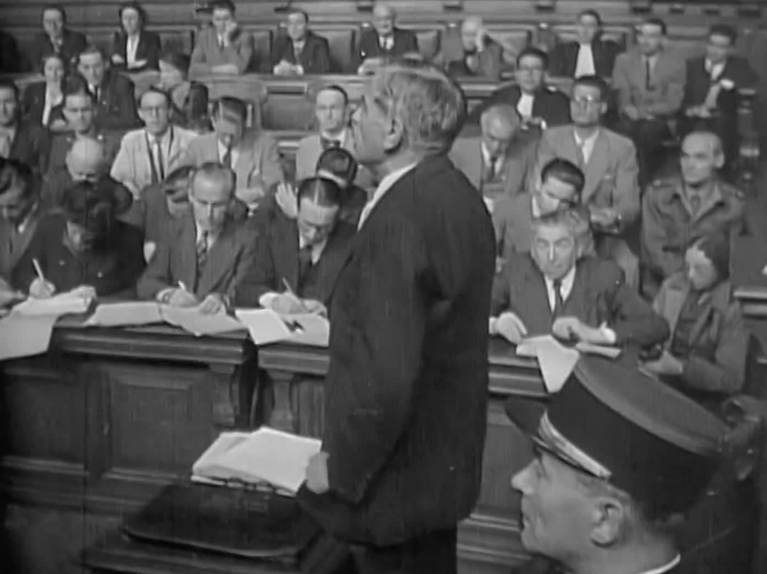 Octobre 1945, images du procès de Pierre Laval | INA