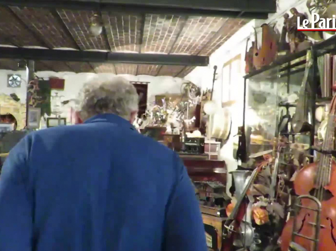 Découvrez la collection d'instruments de musiques rares d'André | INA