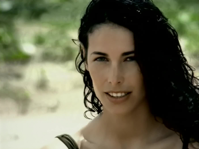 Candia grand lait : Etreinte, version 21 secondes | INA