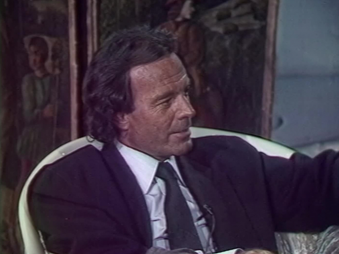 Julio Iglesias : interview par Catherine Nay | INA