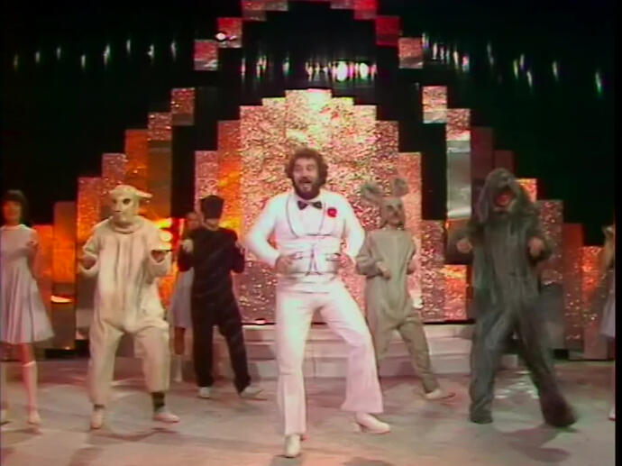 Joe Dassin et Carlos "Le bougalou du loup-garou" | INA