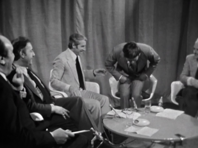 Roger Carel dans le rôle d'un réalisateur japonais venu présenter son ...