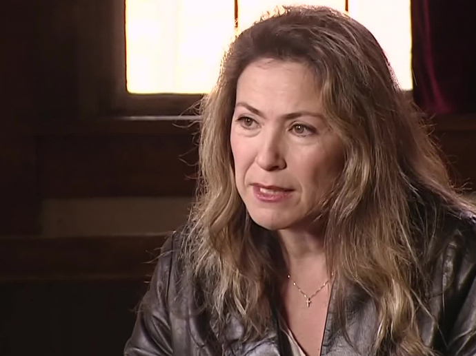 Simonetta Greggio : Les mains nues | INA