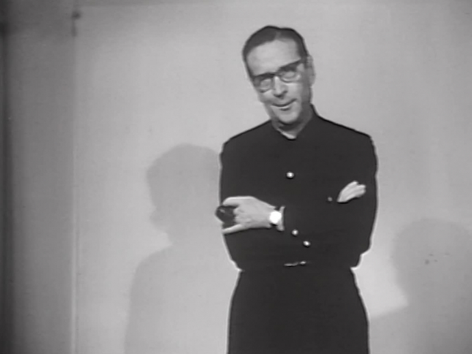 Georges Simenon imite le commissaire Maigret | INA