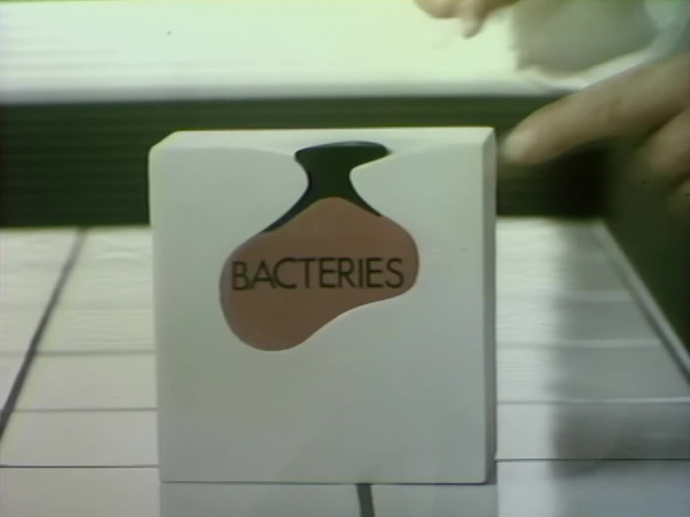 BIACTOL : le présentateur fille | INA