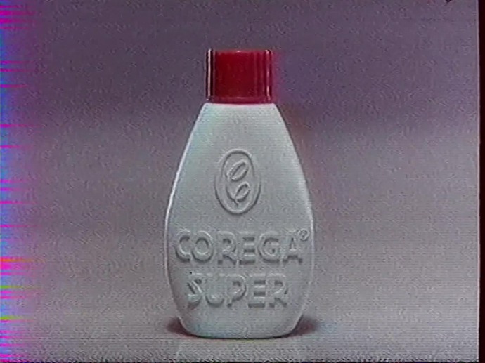 Corega Super : Poudre adhésive pour dentier : le chocolat aux noisette ...