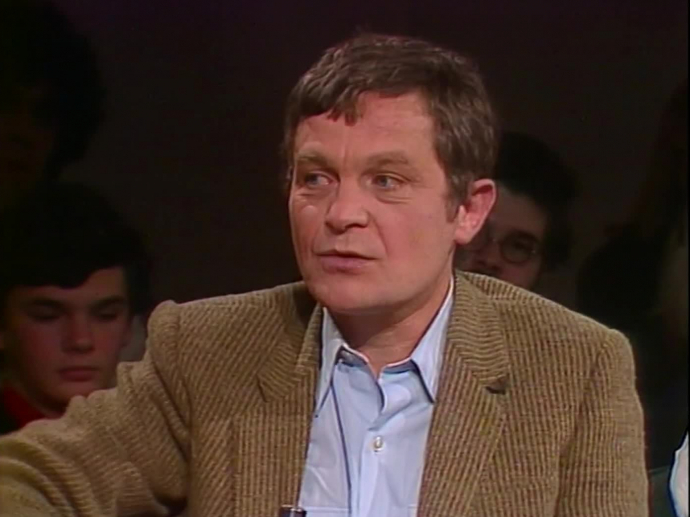 Jean Marc REISER sur l'engagement politique des artistes. | INA