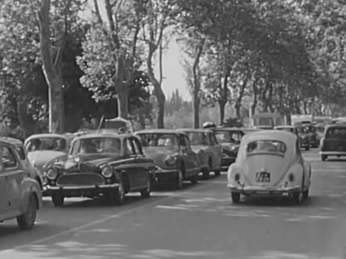 1961 : la première autoroute à péage de France | INA