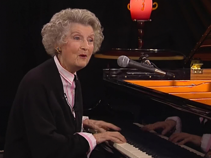 Mireille et Jacques Martin " Une demoiselle sur une balançoire" | INA