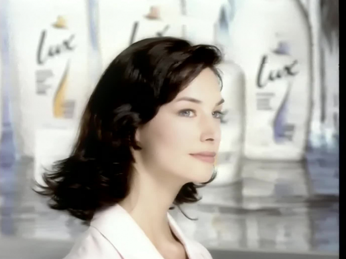 Lux : Aéroport version 30 secondes | INA