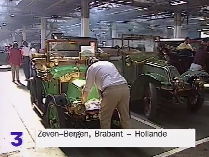 Renault le défilé du centenaire : 100 ans de Renault | INA
