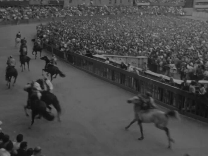 Course du Palio à Sienne | INA