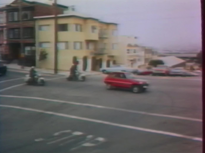 RENAULT 5 : Le car | INA